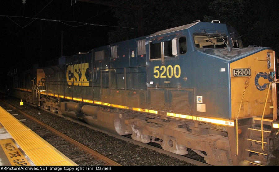 CSX 5200 on Q300
